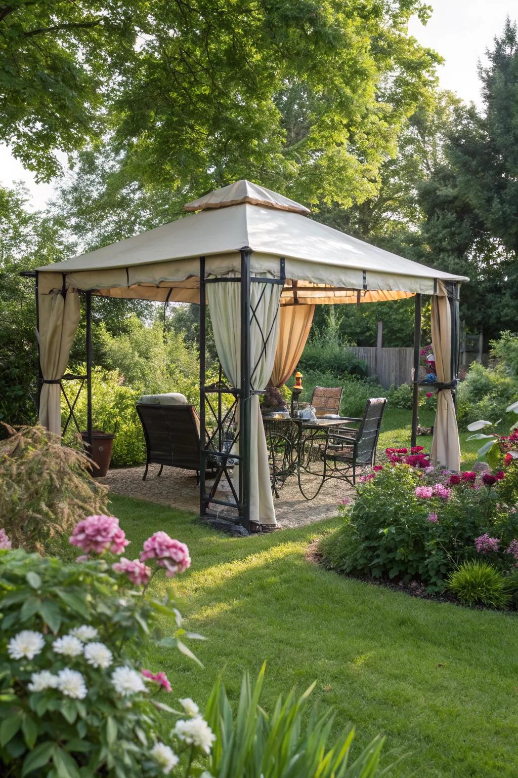 21+ Creative DIY Gazebo Roof Ideas - Garden.eco
