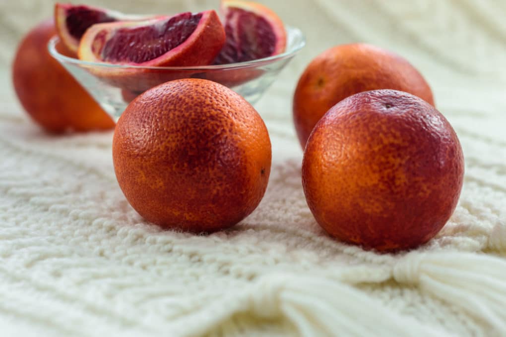 How to Tell If an Orange Is Ripe Enough to Eat - Garden.eco