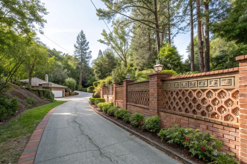 17+ Inspiring Front Yard Brick Wall Ideas