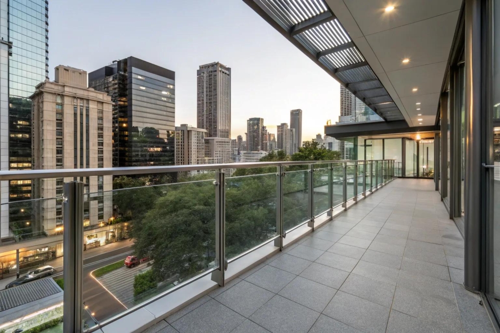 16+ Stylish Modern Balcony Grill Design Ideas